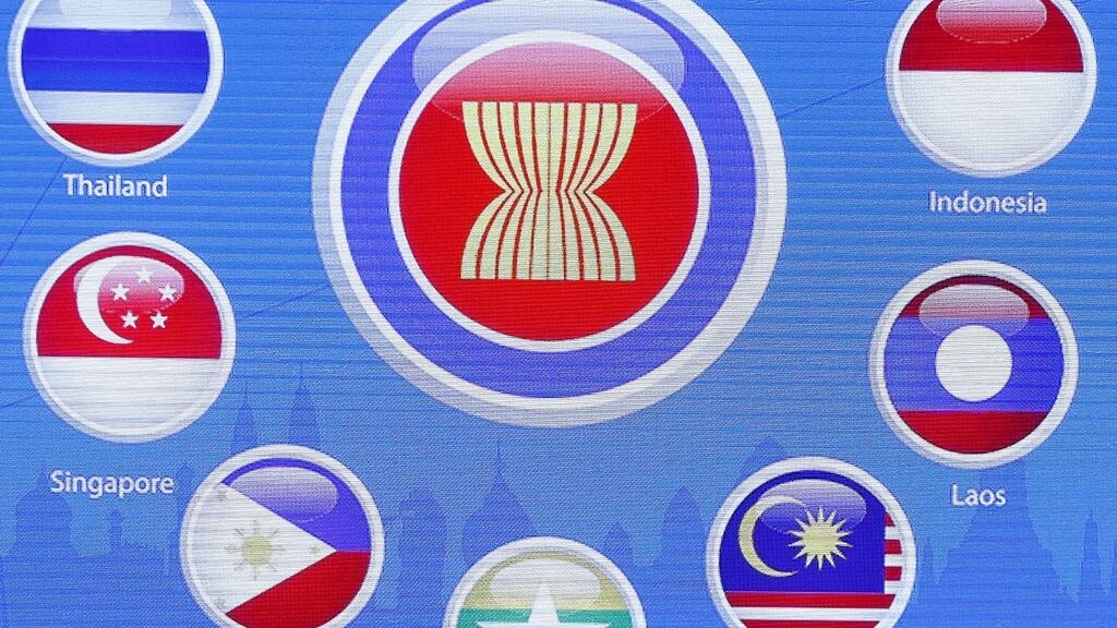 Malaysia’s Prime Minister Najib Razak speaks during the opening ...